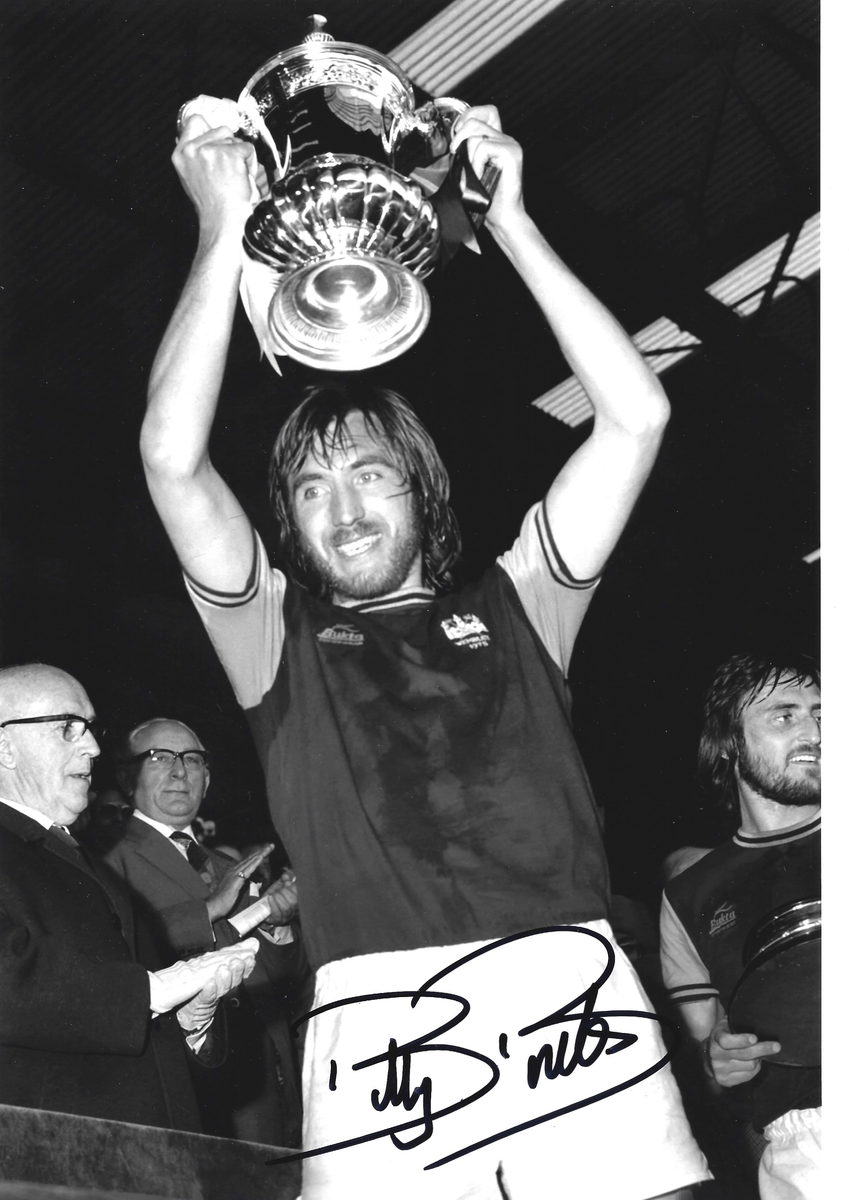 SIGNED: Billy Bonds with FA Cup – Hammers Chat